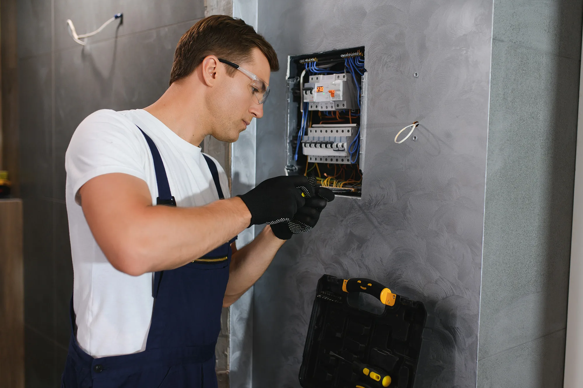 Choosing the Right Electrical Panel for Your Cornwall Home - Wave ...