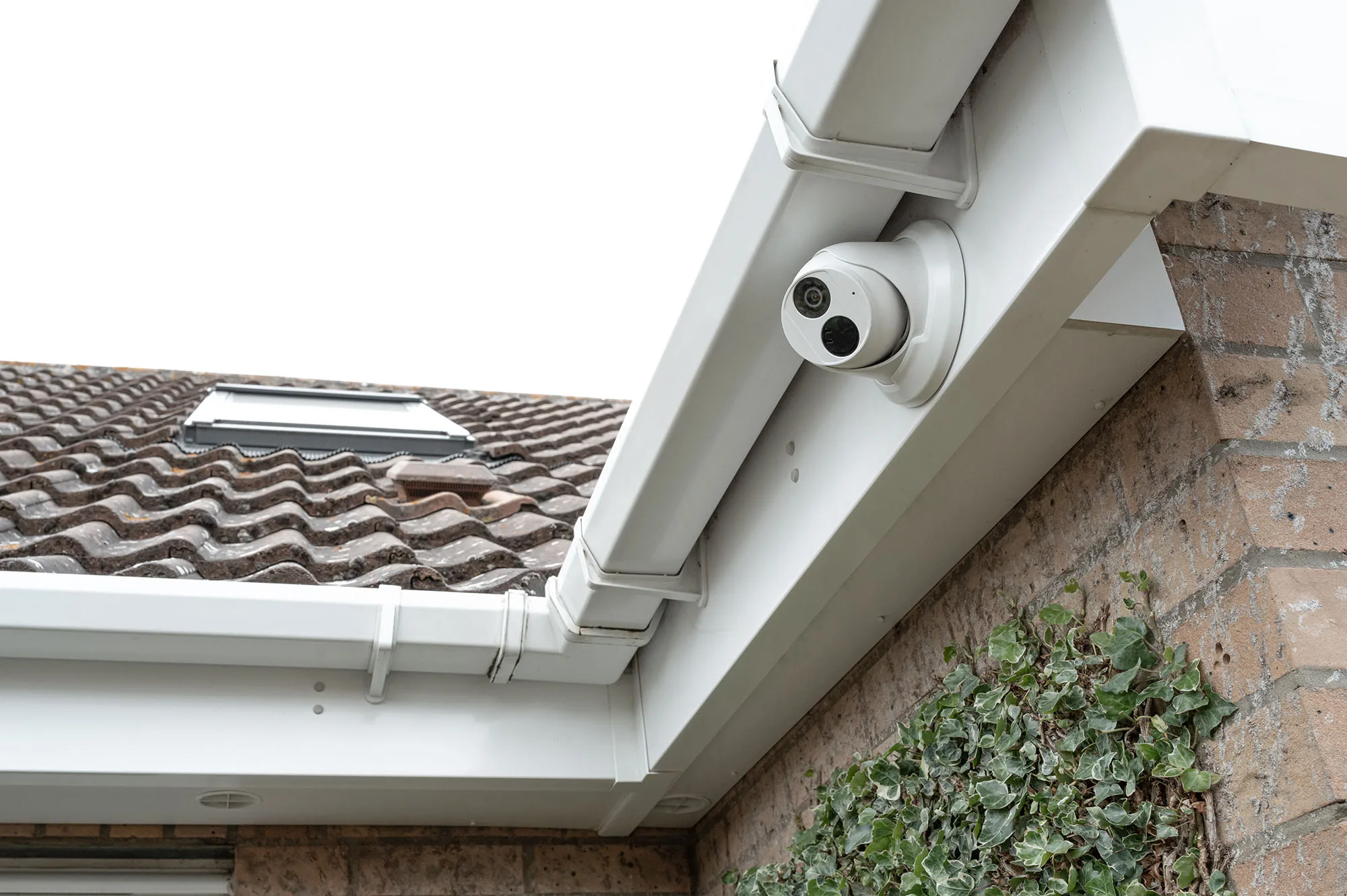 Security: Enhancing Your Home with CCTV and Doorbells - Wave Electrical ...